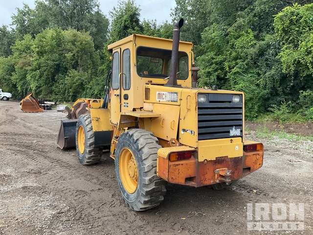1992 Michigan L30 Wheel Loader in Brownstown Township, Michigan, United ...