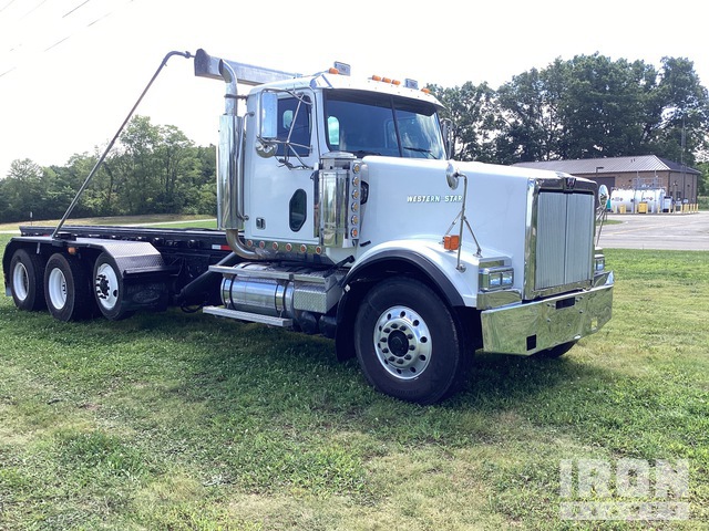 2005 Western Star 4900FA 8x4 Roll-Off Truck in Peebles, Ohio, United ...