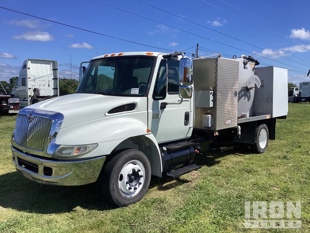 2004 International 4400 4x2 Vacuum Truck Vacuum Excavator Truck in ...