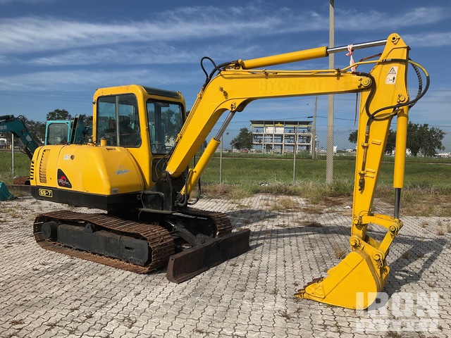 Hyundai R55-7 Mini Excavator in Tampa, Florida, United States ...
