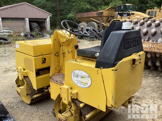 1998 Wacker Neuson RD880V Double Drum Roller in South Webster, Ohio ...