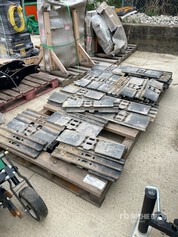 Quantity of (88) Steel Track Pads in Dayton, Ohio, United States ...