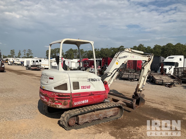 2015 TAKEUCHI TB240 Mini Excavator in Humble, Texas, United States ...