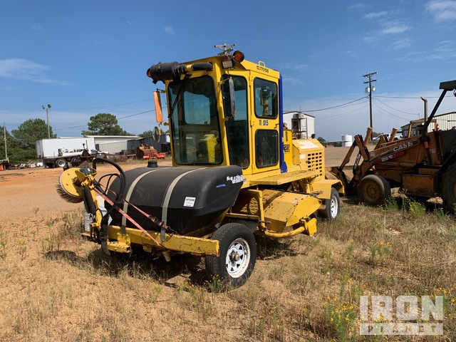 2010 Superior DT80CT Self-Propelled Broom in Mount Olive, Mississippi ...