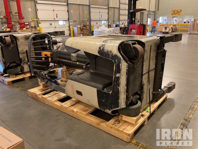 2013 Crown RM6025-45 3600 lb Electric Forklift in Edwardsville, Kansas ...