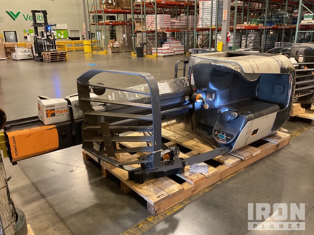 2013 Crown RM6025-45 3600 lb Electric Forklift in Edwardsville, Kansas ...