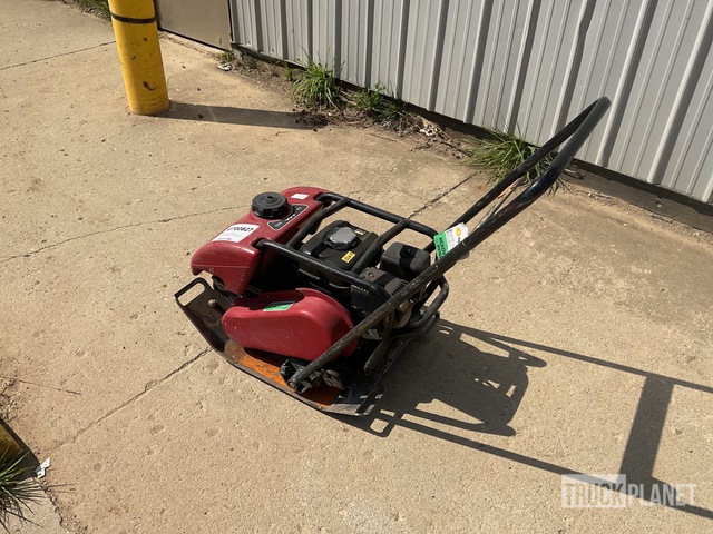 2016 Toro FP-3000 Vibratory Plate Compactor in Mount Vernon, Ohio ...