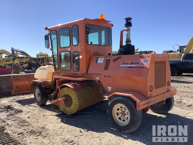 2018 Broce RCT 350 Self-Propelled Broom in Morris, Illinois, United ...