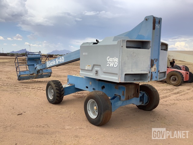 Surplus 1996 Genie 40/2WD 2WD Dual Fuel Telescopic Boom Lift in Red ...