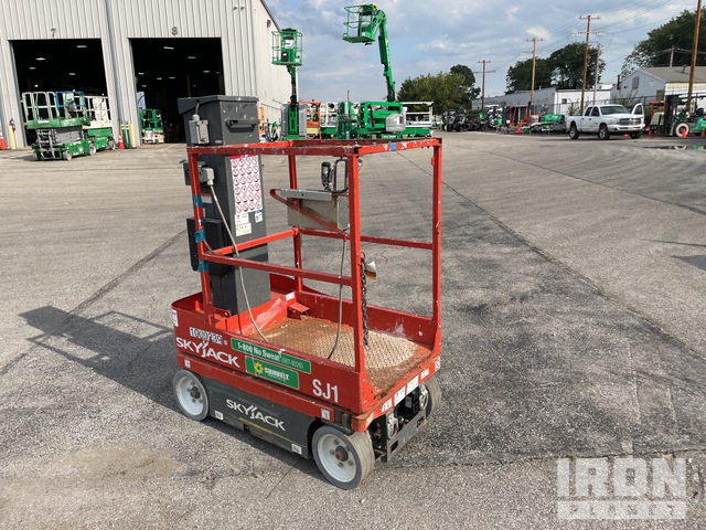 2017 Skyjack SJ16 Vertical Mast Lift in St. Louis, Missouri, United ...