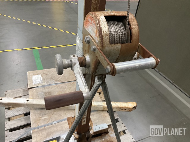 Vermette 512 Material Hoist in Chambersburg, Pennsylvania, United ...