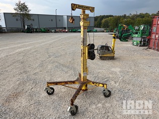 2015 Sumner R150 Material Hoist in Bloomington, Indiana, United States ...
