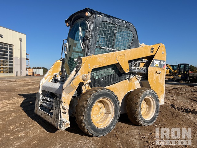 2017 Cat 226D Two-Speed Skid Steer Loader in Joplin, Missouri, United ...