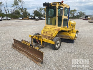 2008 Superior DT80-J Self-Propelled Broom in Columbia, Missouri, United ...