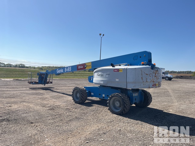 2013 Genie S85 4WD Diesel Telescopic Boom Lift in South Vienna, Ohio ...