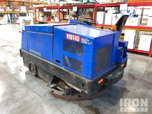 2004 Alto 505-245 Ride-On Floor Scrubber in Escondido, California ...