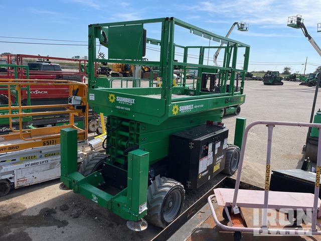 2015 Genie GS-4069 BE Diesel Scissor Lift in FRANKSVILLE, Wisconsin ...