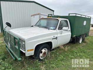 1988 Chevrolet R30 Custom Deluxe 4x2 Flatbed Truck in Eldorado, Texas ...