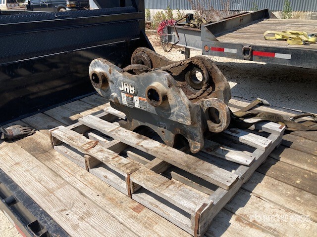 JRB Hydraulic Quick Coupler - Fits John Deere 245G, 210G in Blanco ...