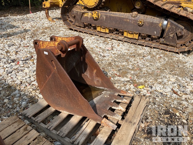 22 in Digging Backhoe Rear Bucket in Weldon Spring, Missouri, United ...