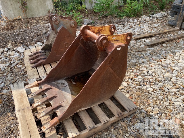 22 in Digging Backhoe Rear Bucket in Weldon Spring, Missouri, United ...