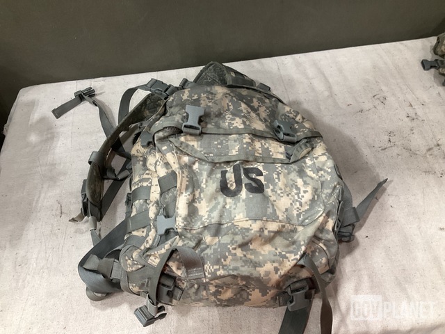 Surplus (4) Large Field Pack Sets, (3) Rifleman Sets & Assorted Items ...