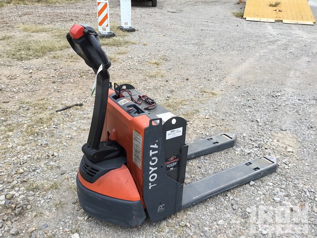 2018 Toyota 8HBW23 4500 lb Electric Pallet Jack in Ponca City, Oklahoma ...