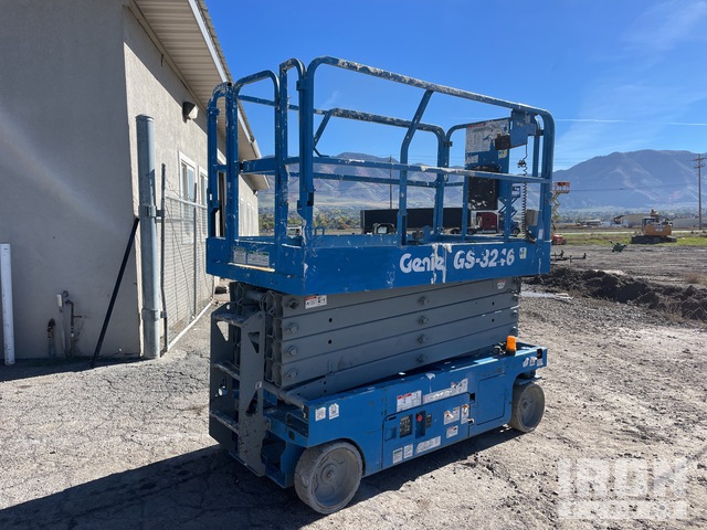 2014 Genie GS3246 Electric Scissor Lift in Hyde Park, Utah, United ...