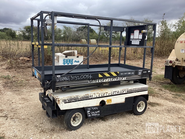Surplus Lift-A-Loft Scissor Lift in Lytle, Texas, United States ...