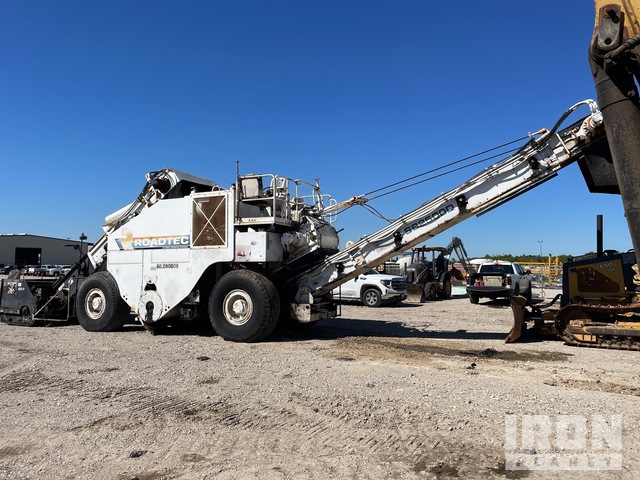 2011 Roadtec SB2500D Wheel Asphalt Transfer Machine in Baytown, Texas ...