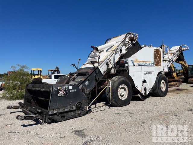 2011 Roadtec SB2500D Wheel Asphalt Transfer Machine in Baytown, Texas ...