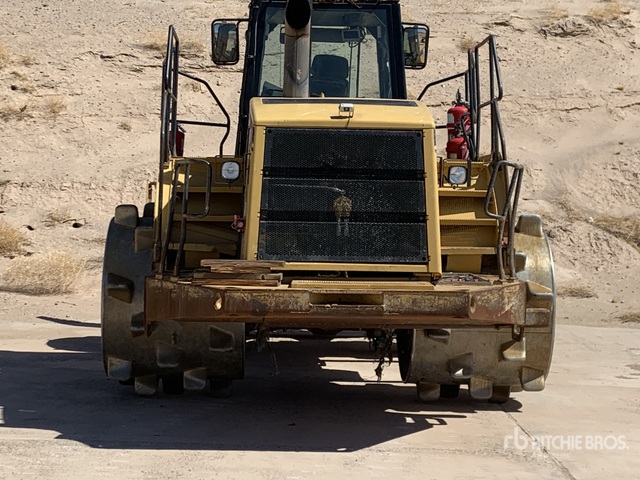 1997 Cat 826G Landfill Compactor in Parker, Arizona, United States ...