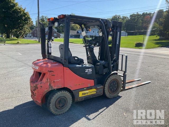 2015 Doosan D25S-7 4600 lb Pneumatic Tire Forklift in Stevens ...