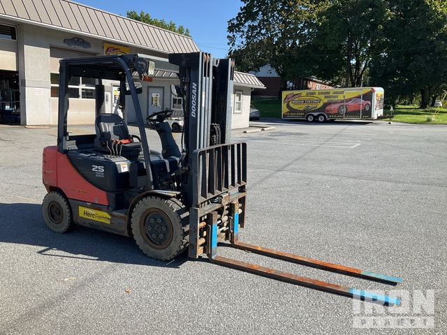2015 Doosan D25S-7 4600 lb Pneumatic Tire Forklift in Stevens ...