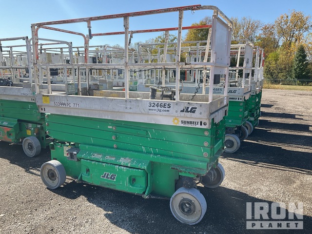 2013 JLG 3246ES Electric Scissor Lift in South Vienna, Ohio, United ...