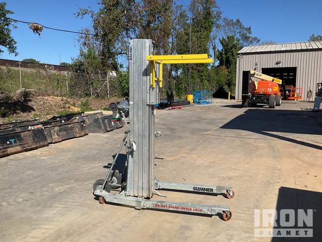 Sumner 2124 Material Hoist in Raleigh, North Carolina, United States ...