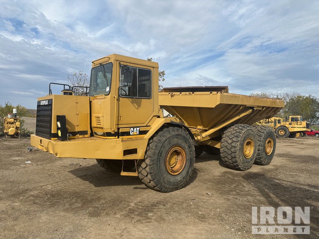 1991 Cat D400D Articulated Dump Truck in Bellevue, Iowa, United States ...