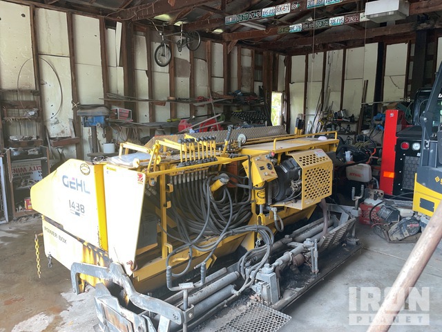 1999 Gehl 1438 Track Asphalt Paver in Bates City, Missouri, United ...