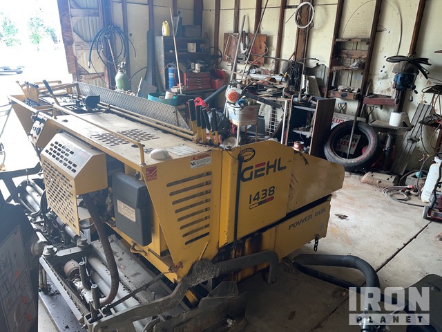 1999 Gehl 1438 Track Asphalt Paver in Bates City, Missouri, United ...