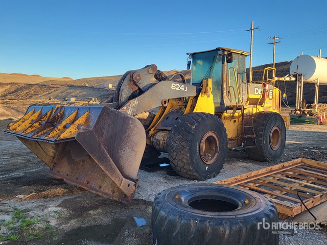 John Deere 824J Wheel Loader in Milpitas, California, United States ...