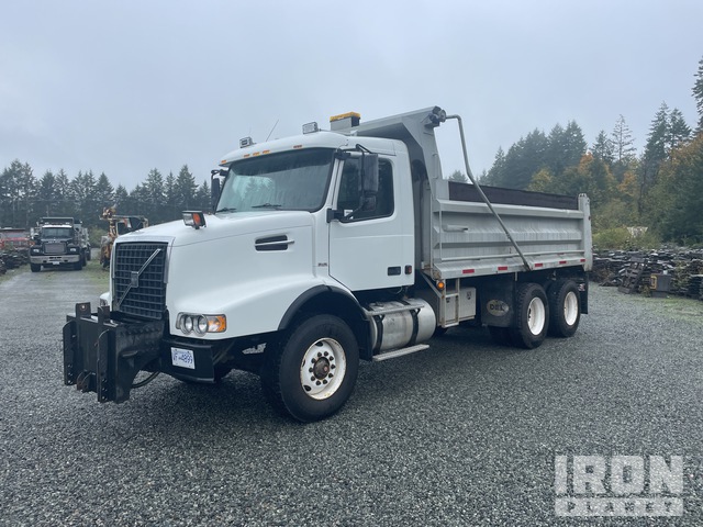 2002 Volvo VHD 6x4 T/A Dump Truck in Youbou, British Columbia, Canada ...