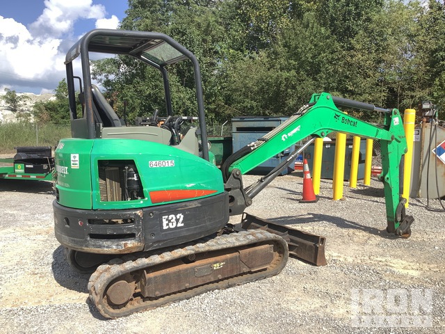 2014 Bobcat E32 Mini Excavator in Cookeville, Tennessee, United States ...