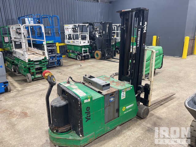 2016 Yale MCW040-E 4000 lb C819N02962P Electric Stacker in Chicago ...