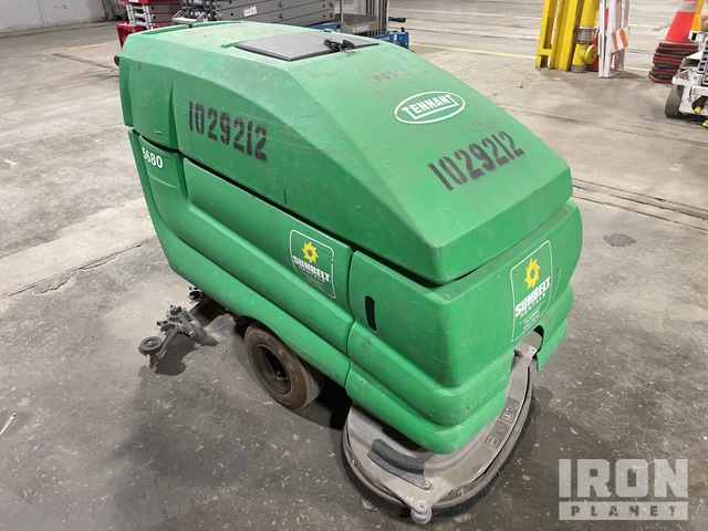 2017 Tennant 5680 Walk-Behind Electric Floor Scrubber in Detroit ...