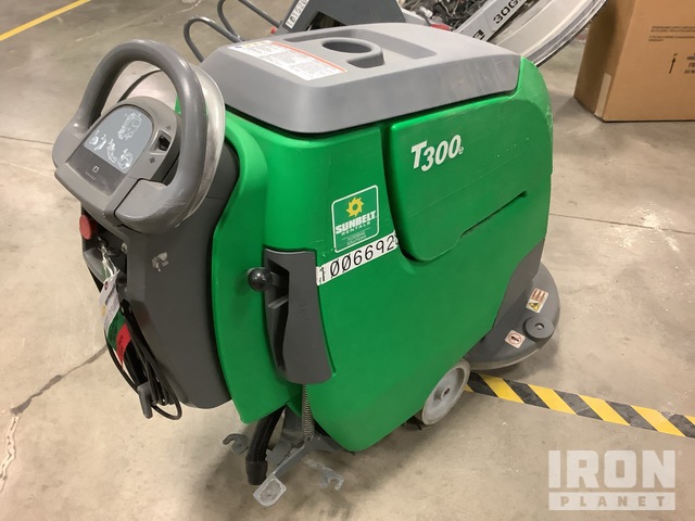 2018 Tennant T300 Walk-Behind Electric Floor Scrubber in Pittsburgh ...