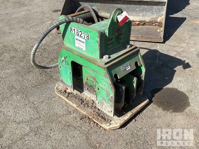 2015 Okada OAC200 Plate Compactor Attachment in San Leandro, California ...