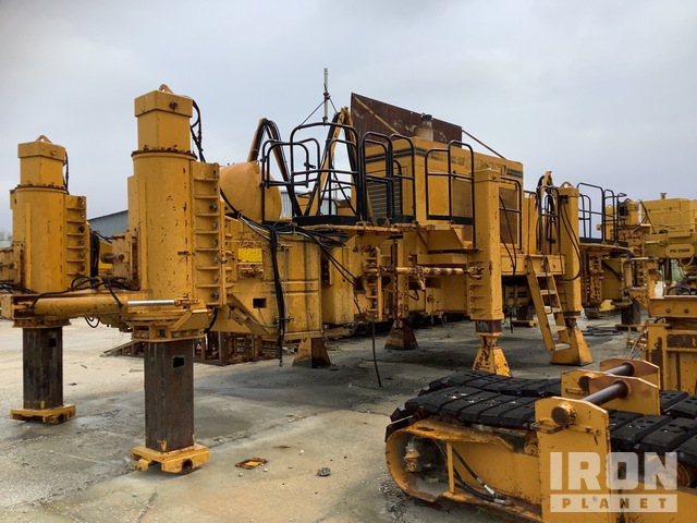 1988 Gomaco GP3000 Slip Form Paver in Maryville, Missouri, United ...