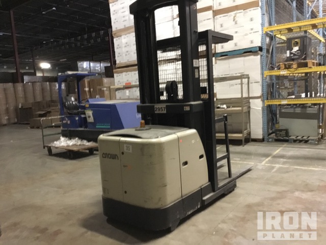 2004 Crown SP3200 Series Order Picker Electric Forklift in Las Vegas ...