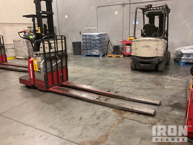 2012 Raymond 8400 8000 lb Pallet Jack in Lakeland, Florida, United ...