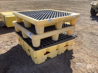 (4) Material Stacking Pallets in Red Rock, Arizona, United States (Asia ...